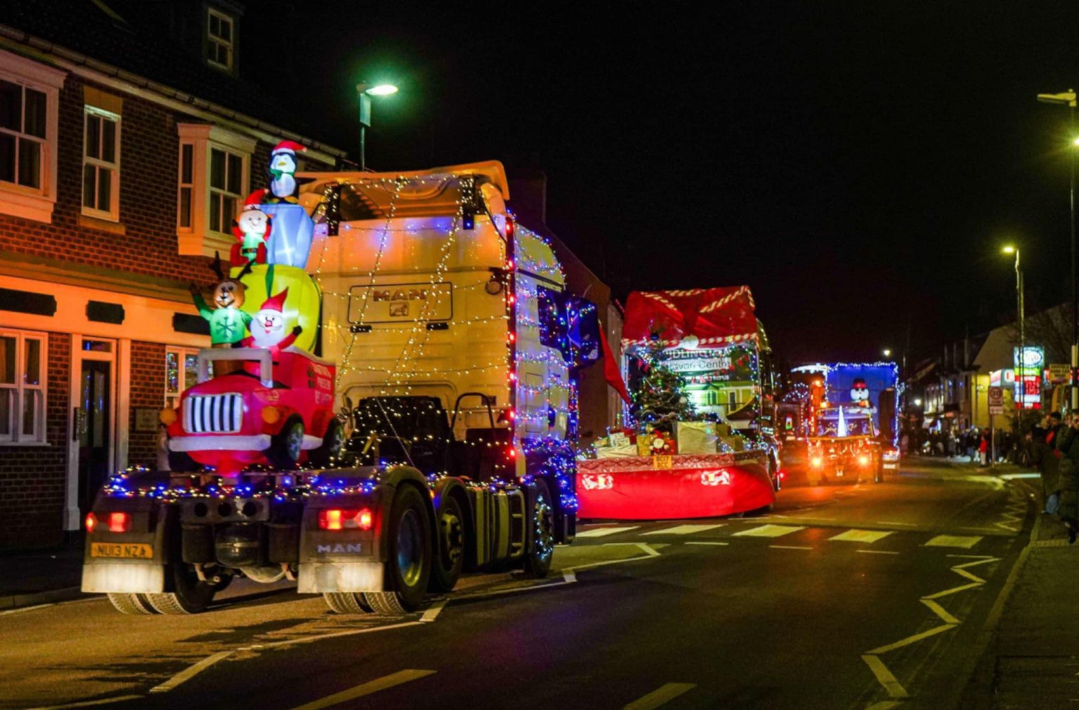 LISTEN AGAIN: 03/12/2025 Mark Roper – The Wolds Festive Illuminated ...